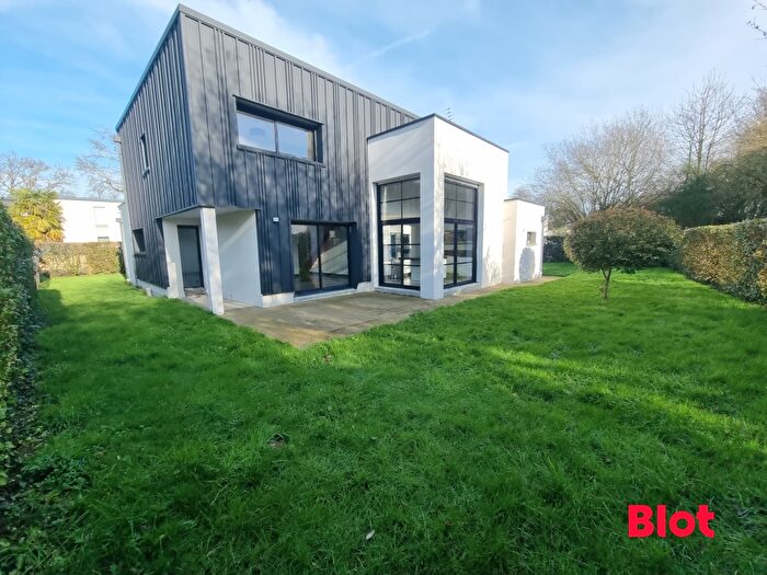 Maison à vendre - Noyal-sur-Vilaine - 6 pièces - 4 chambres