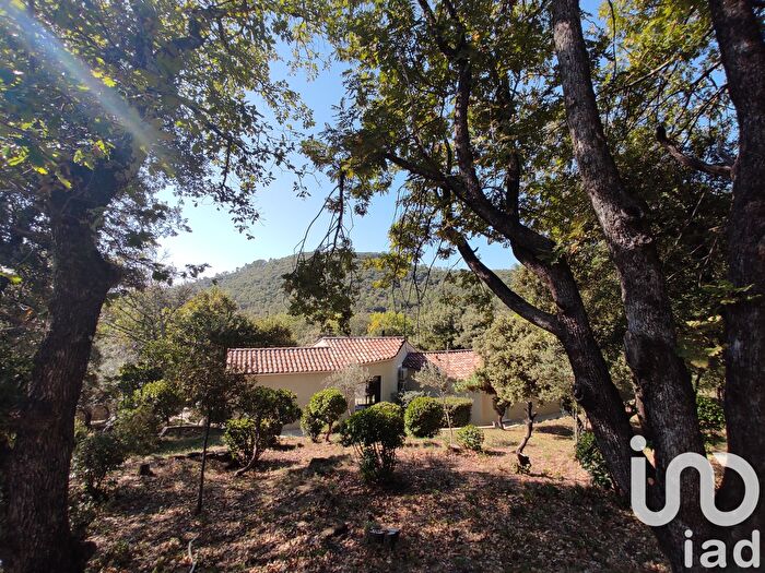 Maison à vendre - Saint-Jean-du-Pin - 5 pièces - 3 chambres