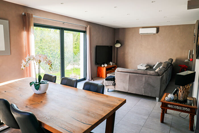 Maison à vendre - Gignac-la-Nerthe - 5 pièces - 4 chambres