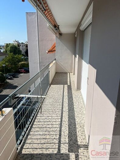 Appartement 3 pièces à vendre à Décines-Charpieu, Charpieu