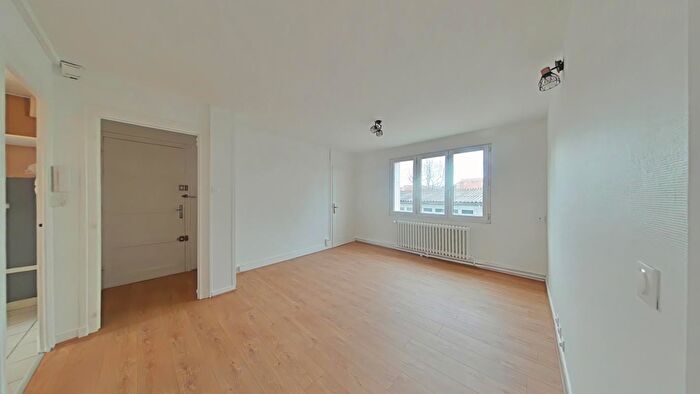 Appartement à louer - Saint-Étienne, Crêt de Roc - 4 pièces - 3 chambres