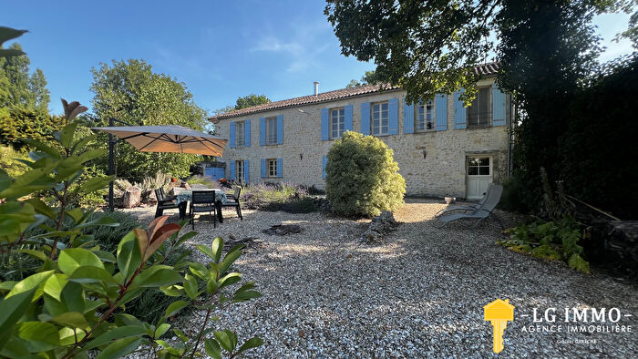 Saint-Georges-des-Agoûts - Maison 6 pièces à vendre