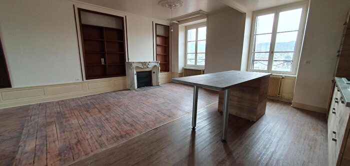 Appartement à louer - Clermont-Ferrand, Delille, Cathédrale, La Gare - 5 pièces - 3 chambres