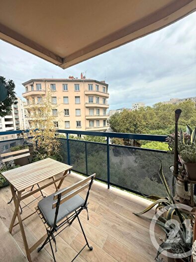 Villeurbanne, Charmettes : Appartement 4 pièces à vendre