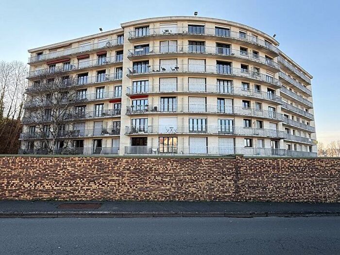 Appartement à louer - Dreux - 6 pièces - 4 chambres