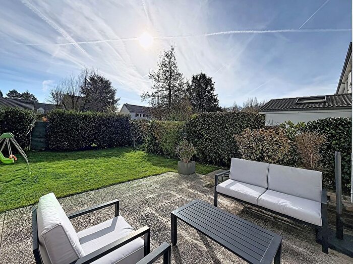 Maison à vendre - Voisins-le-Bretonneux - 5 pièces - 4 chambres