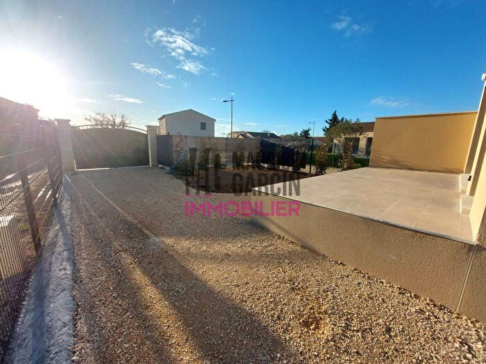 Maison à louer - Secteur Nord, Pernes-les-Fontaines - 4 pièces - 3 chambres