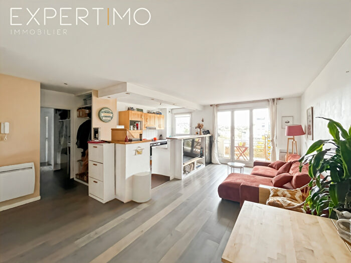 Appartement à vendre - Issy-les-Moulineaux - 3 pièces - 2 chambres