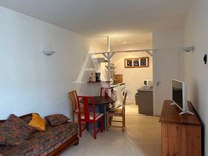 Appartement 2 pièces à Centre Ville Nord, Rochefort, à louer