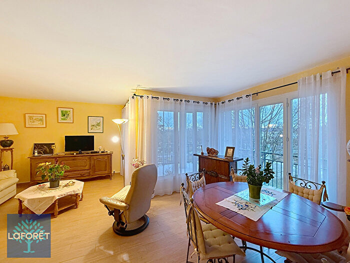 Appartement à vendre - Maurepas, Centre-ville, Malmedonne - 5 pièces - 3 chambres