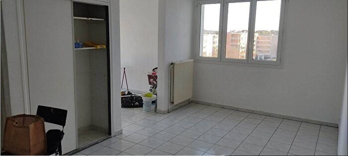 Appartement à louer - Périurbain Sud, Bagnols-sur-Cèze - 4 pièces - 2 chambres