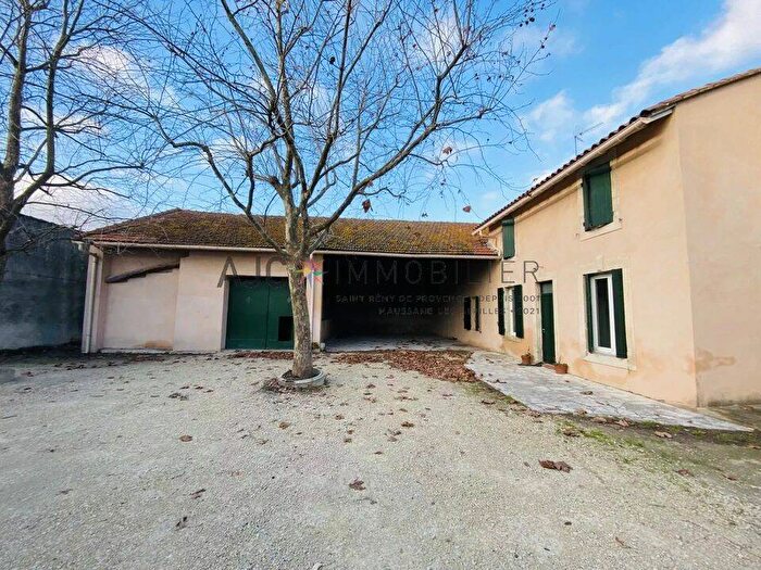 Maison à louer - Cabannes - 4 pièces - 2 chambres