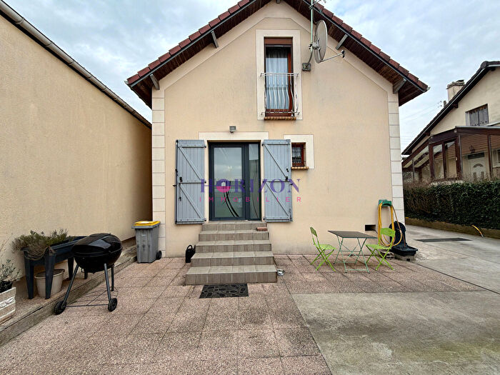 Maison à vendre - Goussainville, Buttes Chaumont, Buttes aux Oies, Grand Pré, Demoiselles - 5 pièces - 3 chambres