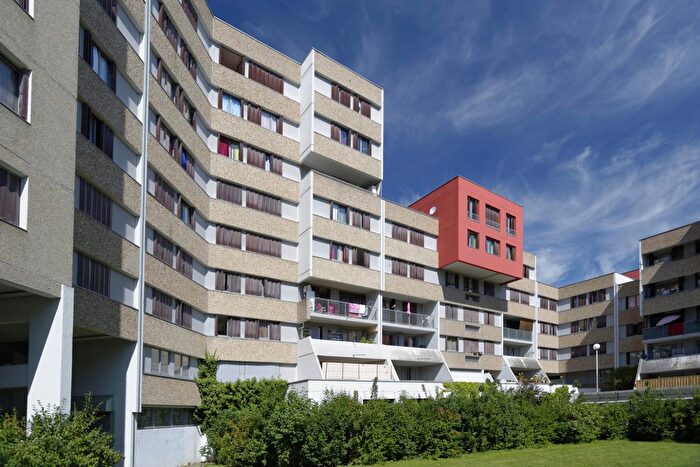 Grenoble, Villeneuve : Appartement 5 pièces à louer