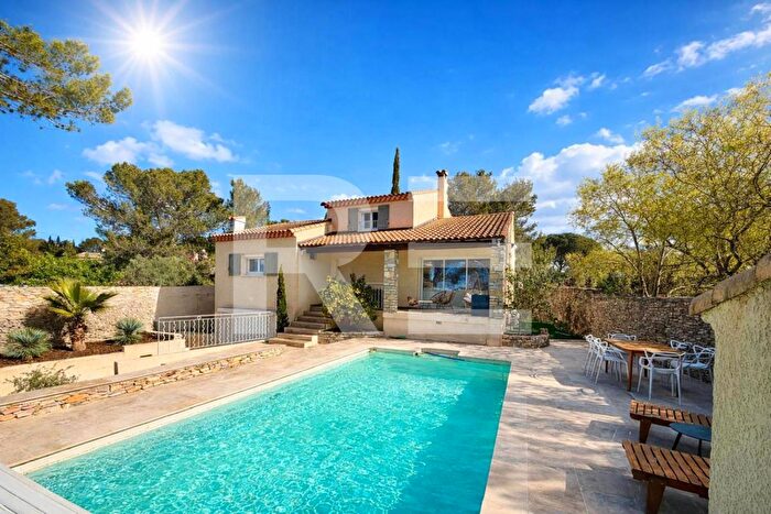 Maison 6 pièces à Nîmes, Terres de Rouvière, LEau Bouillie, à vendre