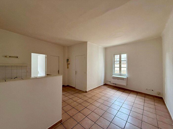 Appartement à louer - Zone Pietonne, Avignon - 2 pièces - 1 chambre