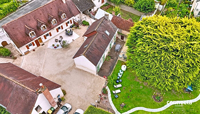 Maison à vendre - Pocé-sur-Cisse - 11 pièces - 5 chambres