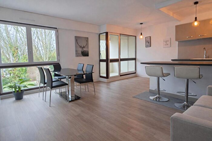 Appartement à louer - Soissons, Centre-ville - 5 pièces - 3 chambres