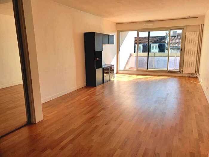 Appartement à louer - Saint-Cloud, Pasteur, Magenta - 3 pièces - 2 chambres