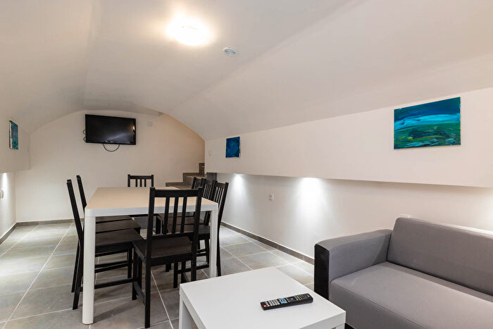 Maison 9 pièces à Montigny-lès-Cormeilles, Village, à louer