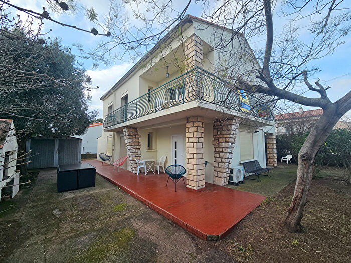 Maison à vendre - Agde, La Ville - 6 pièces - 4 chambres