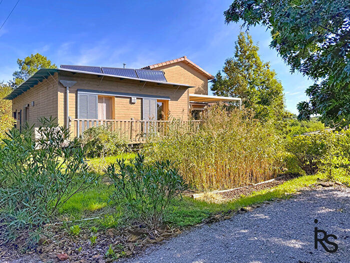 Maison à vendre - Vinezac - 7 pièces - 5 chambres