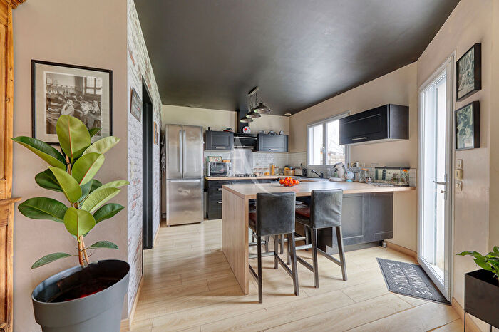 Maisons à vendre et appartements à louer - 1