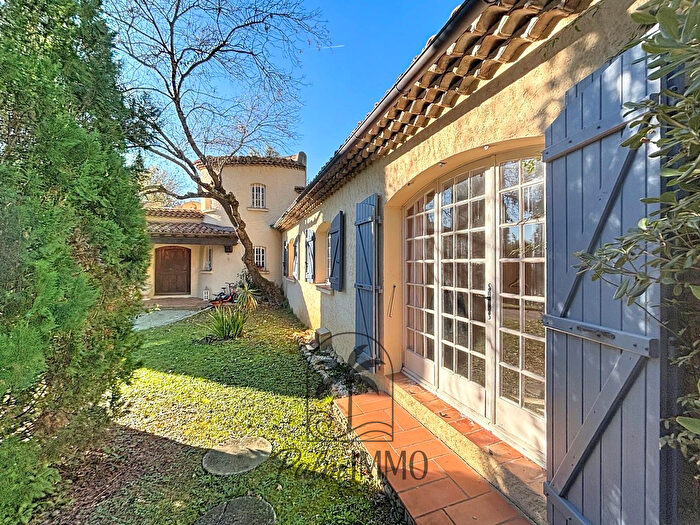 Maison à vendre - Garéoult - 6 pièces - 5 chambres