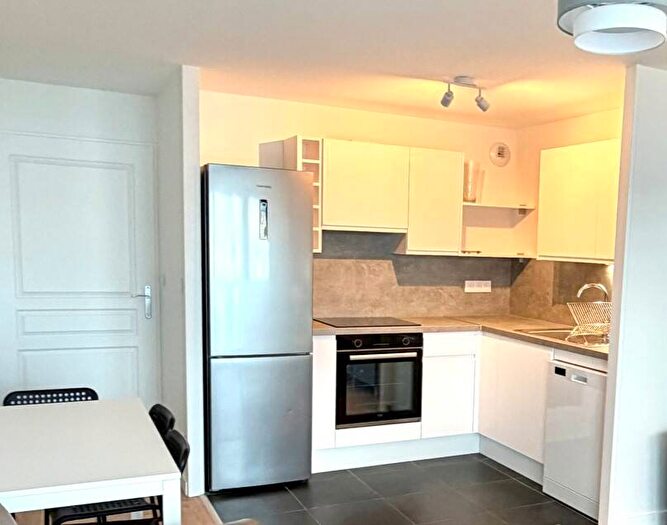 Appartement à louer - Grand boulevard, La Madeleine - 2 pièces - 1 chambre