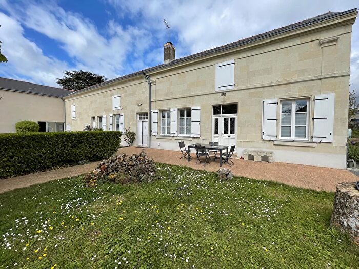 Maison à vendre - Le Puy-Notre-Dame - 9 pièces - 3 chambres