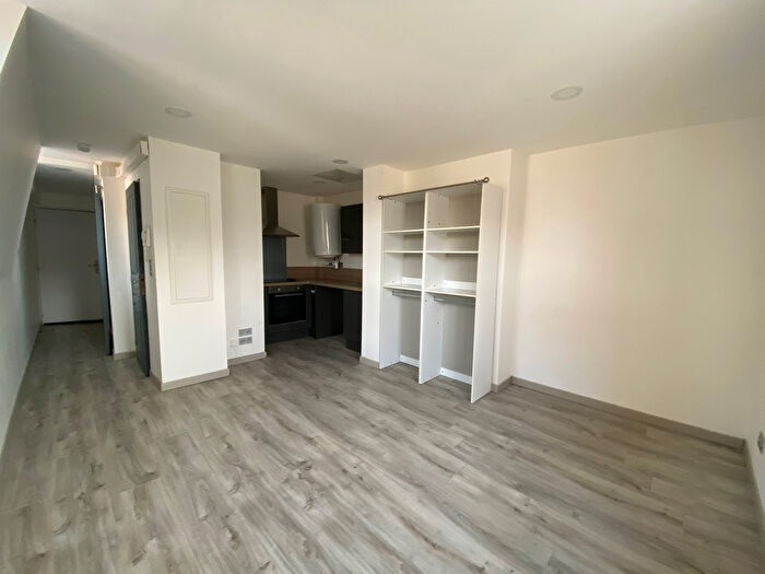 Appartement à louer - Amiens, Saint-Roch, Saint-Jacques - 1 pièce