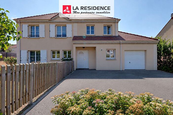 Plaisir : Maison 7 pièces à vendre