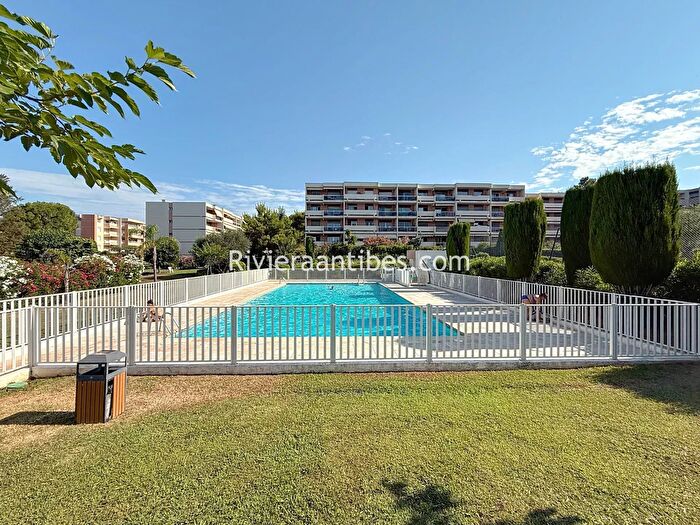 Appartement à vendre - Antibes, Rastines, Super Antibes, Laval, La Fontonne - 4 pièces - 2 chambres