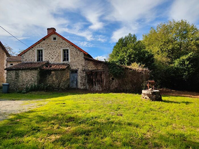 Maison à vendre - Piégut-Pluviers - 3 pièces