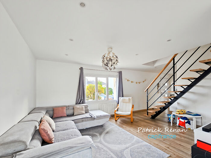 Maison à vendre - Fontenay-le-Fleury, Hôtel de ville - 5 pièces - 3 chambres