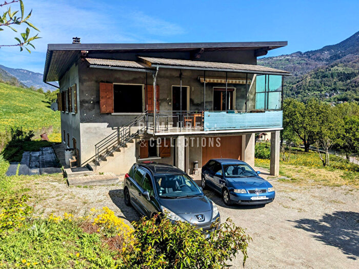 Maison à vendre - Aigueblanche - 5 pièces - 4 chambres