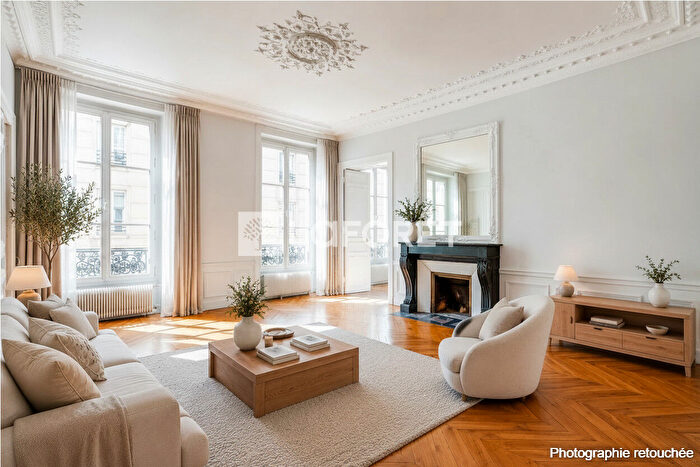 Appartement 5 pièces à vendre à Paris 9ème, Clichy, Trinité
