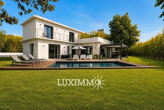 Maison 8 pièces à Mougins, Font Neuve, Saint-Basile, Fontmerle, Nartassière, à vendre