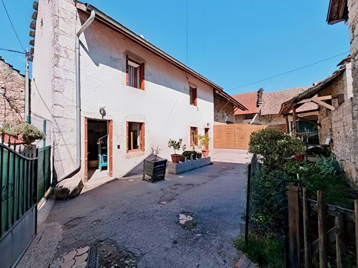 Maison 5 pièces à vendre à Colomieu