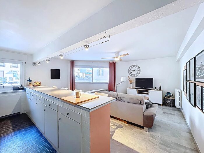 Appartement à vendre - Nice, Le Port - 3 pièces - 2 chambres