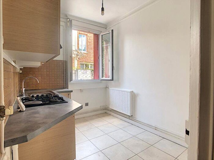 Ouginot, Joinville-le-Pont : Appartement 2 pièces à louer