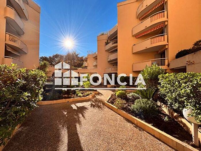 Appartement à louer - Plateau Notre Dame Sud-Bord de mer-Beaurivage, Saint-Raphaël - 1 pièce