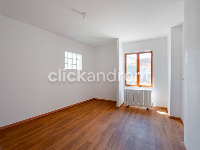 Maison à louer - Le Vieux Stains-Bordes - 3 pièces - 2 chambres