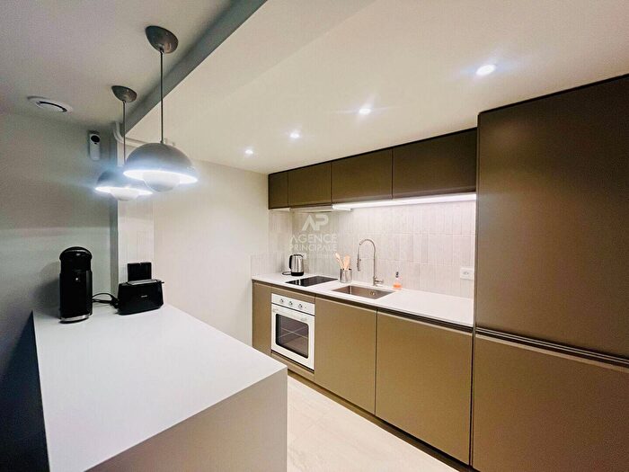 Clagny-Glatigny, Versailles : Appartement 2 pièces à louer