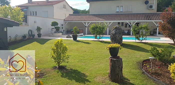 Maison à vendre - Montaigu-de-Quercy - 6 pièces - 4 chambres