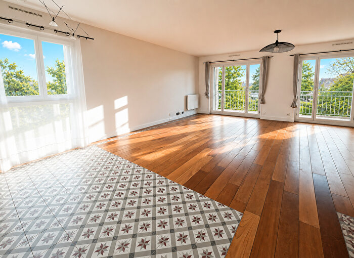 Verrières-le-Buisson, Ferme, Saint-Fiacre : Appartement 5 pièces à vendre