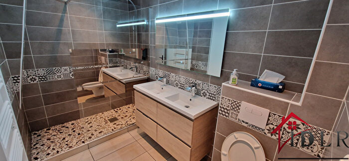 Appartement à vendre - Avanne-Aveney - 3 pièces - 2 chambres