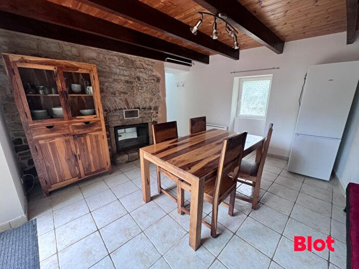 Theix : Maison 2 pièces à vendre
