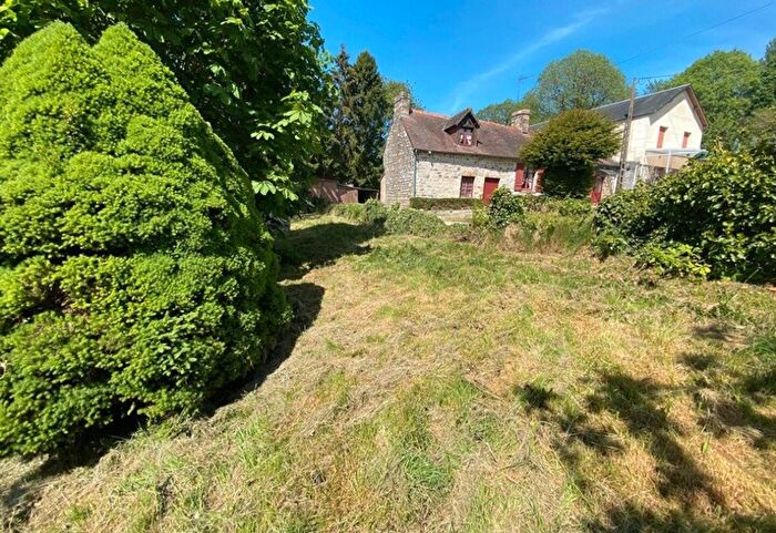 Maison à vendre - Champsecret - 5 pièces - 3 chambres