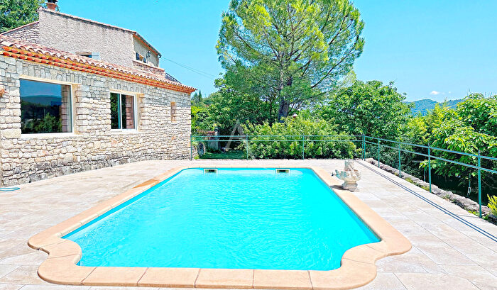 Maison 6 pièces à Céreste, à vendre